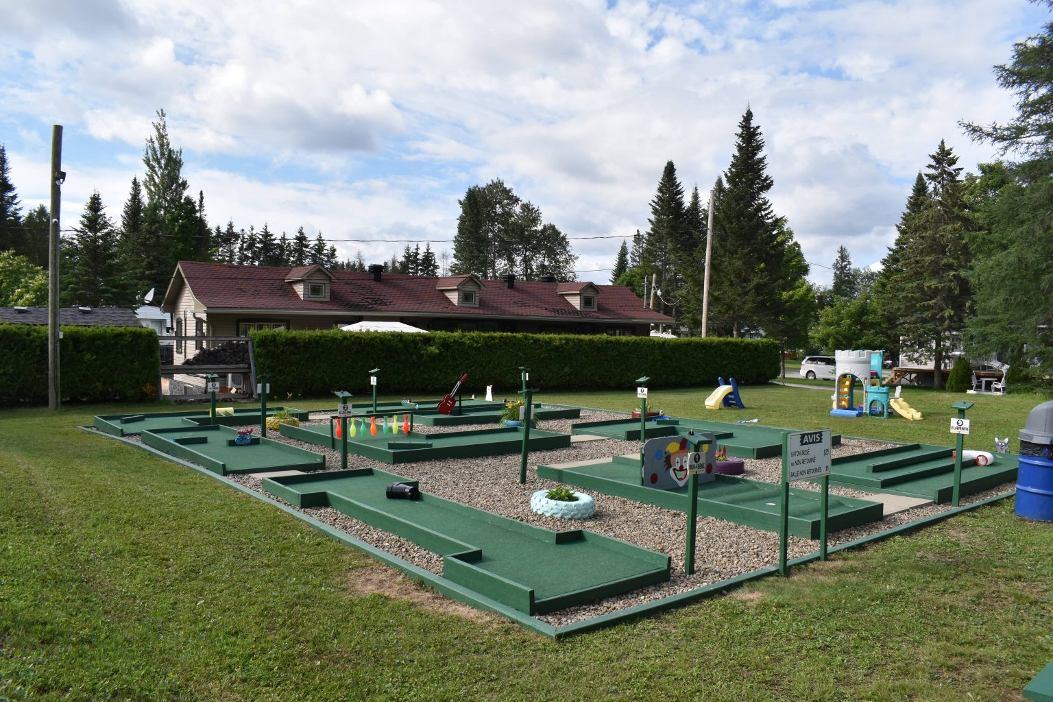 Activité Mini-Putt – Bienvenue au camping Québécamp!